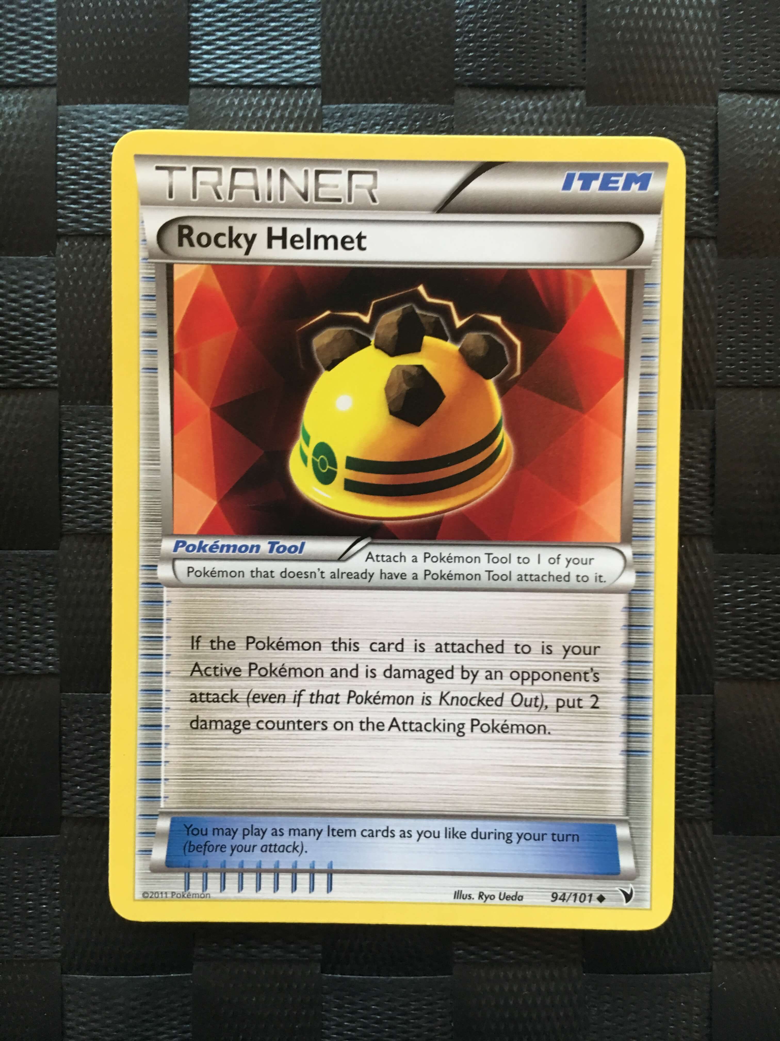 Rocky Helmet Uncommon #94/101 – Black & White: Noble Victories